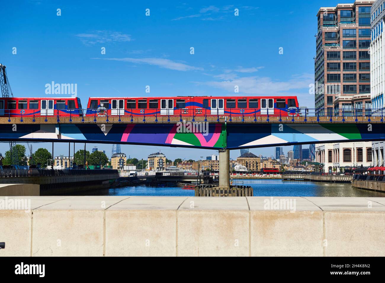 London bridge metro hi-res stock photography and images - Alamy