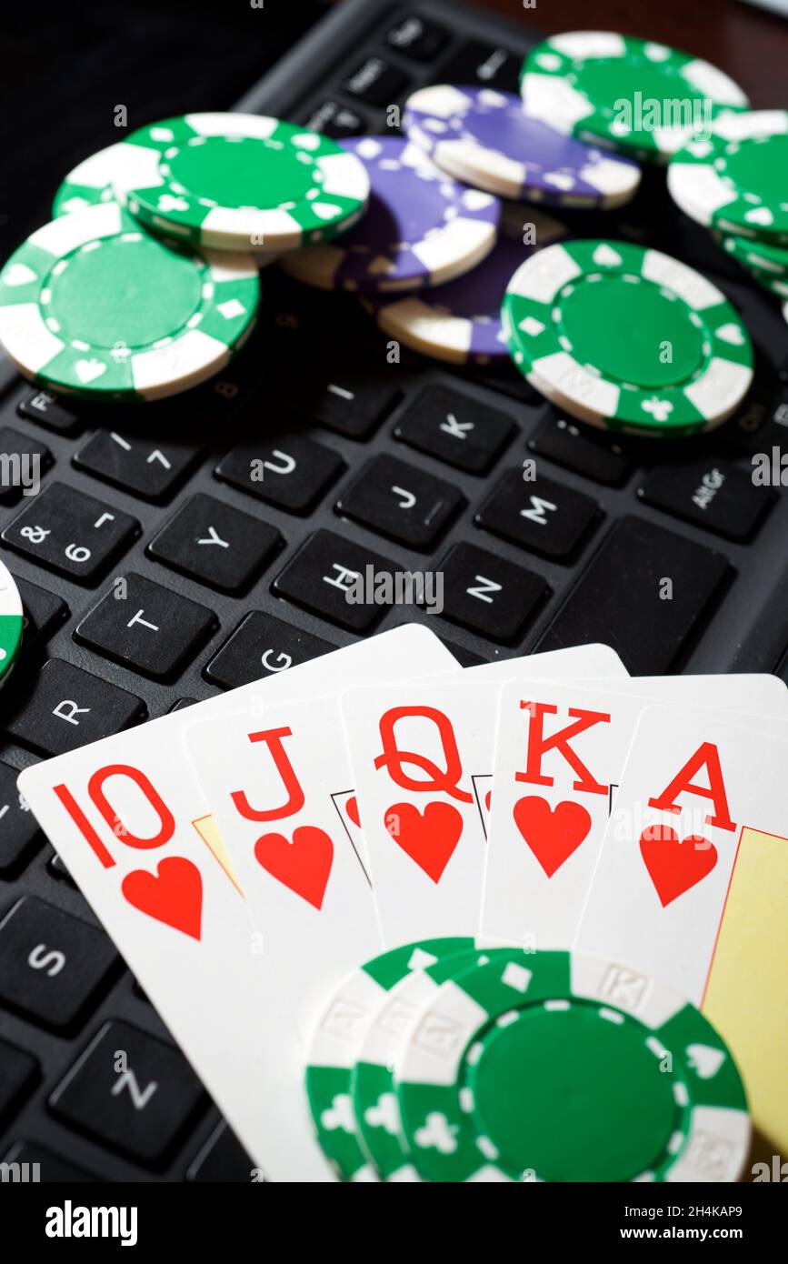 Stacking cards hi-res stock photography and images - Alamy