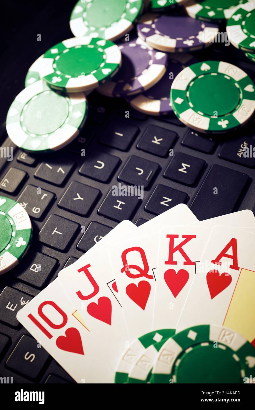 Stacking cards hi-res stock photography and images - Alamy