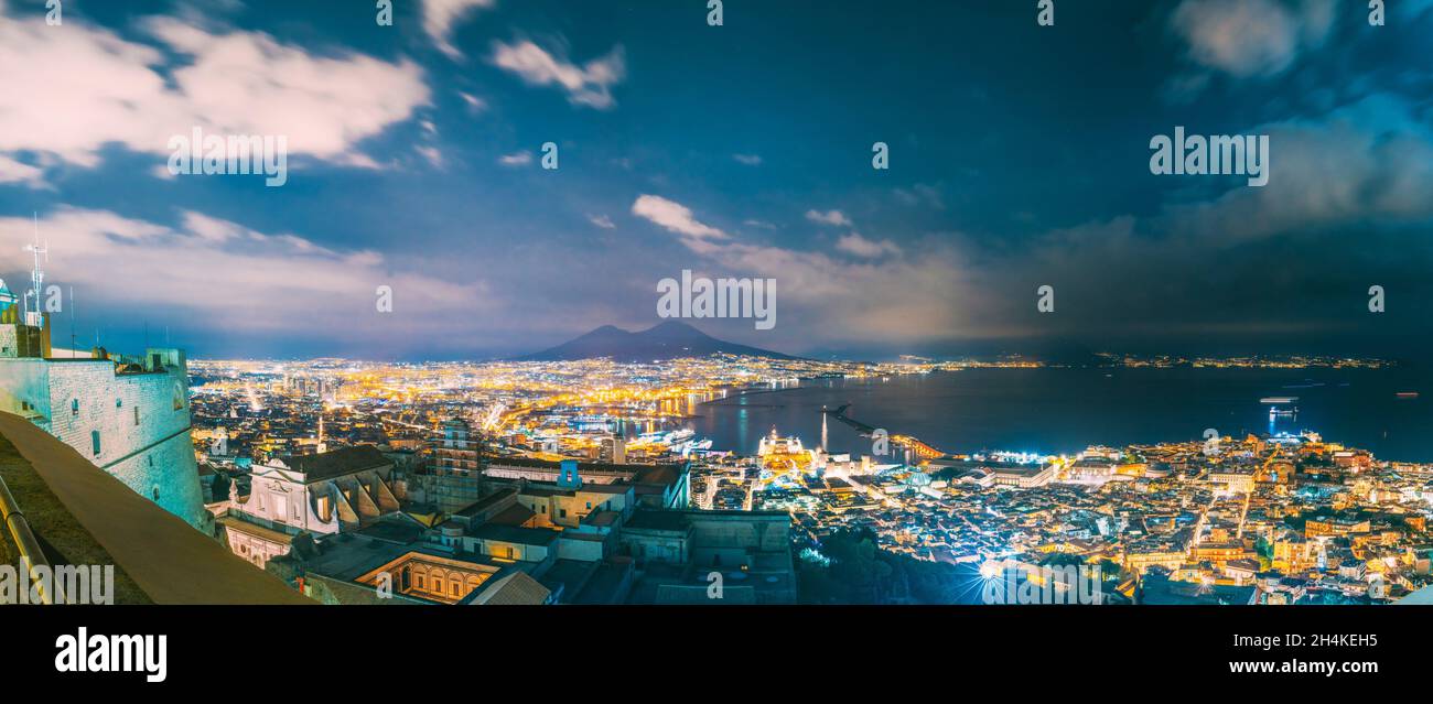 Naples skyline night mount vesuvius hi-res stock photography and images ...