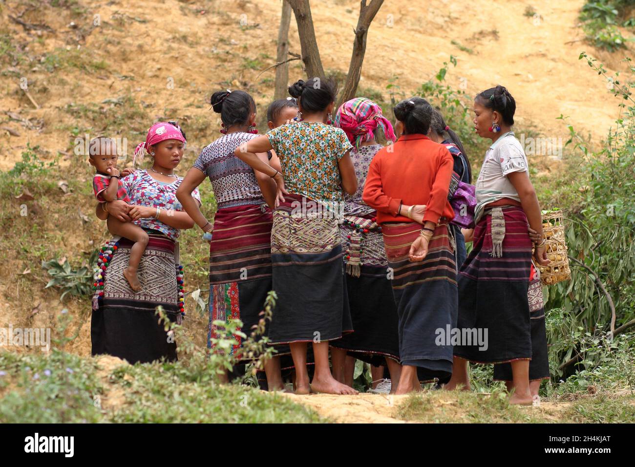 Hmong man in traditional costume hi-res stock photography and images ...