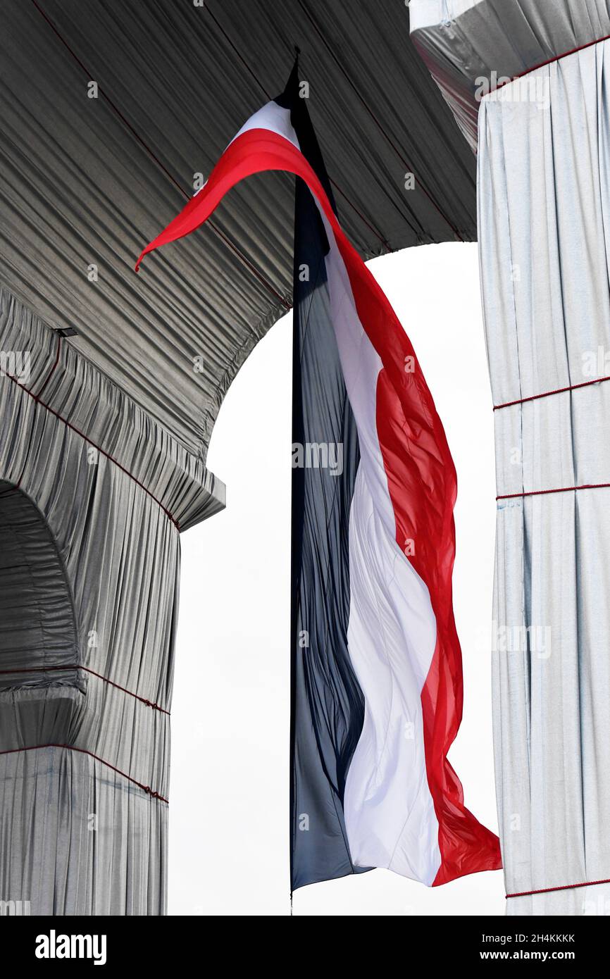 France red flag hi-res stock photography and images - Alamy
