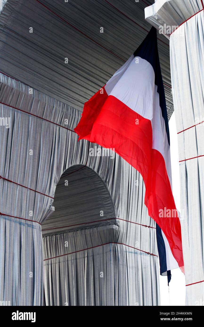 Blue white red french flag hi-res stock photography and images - Alamy