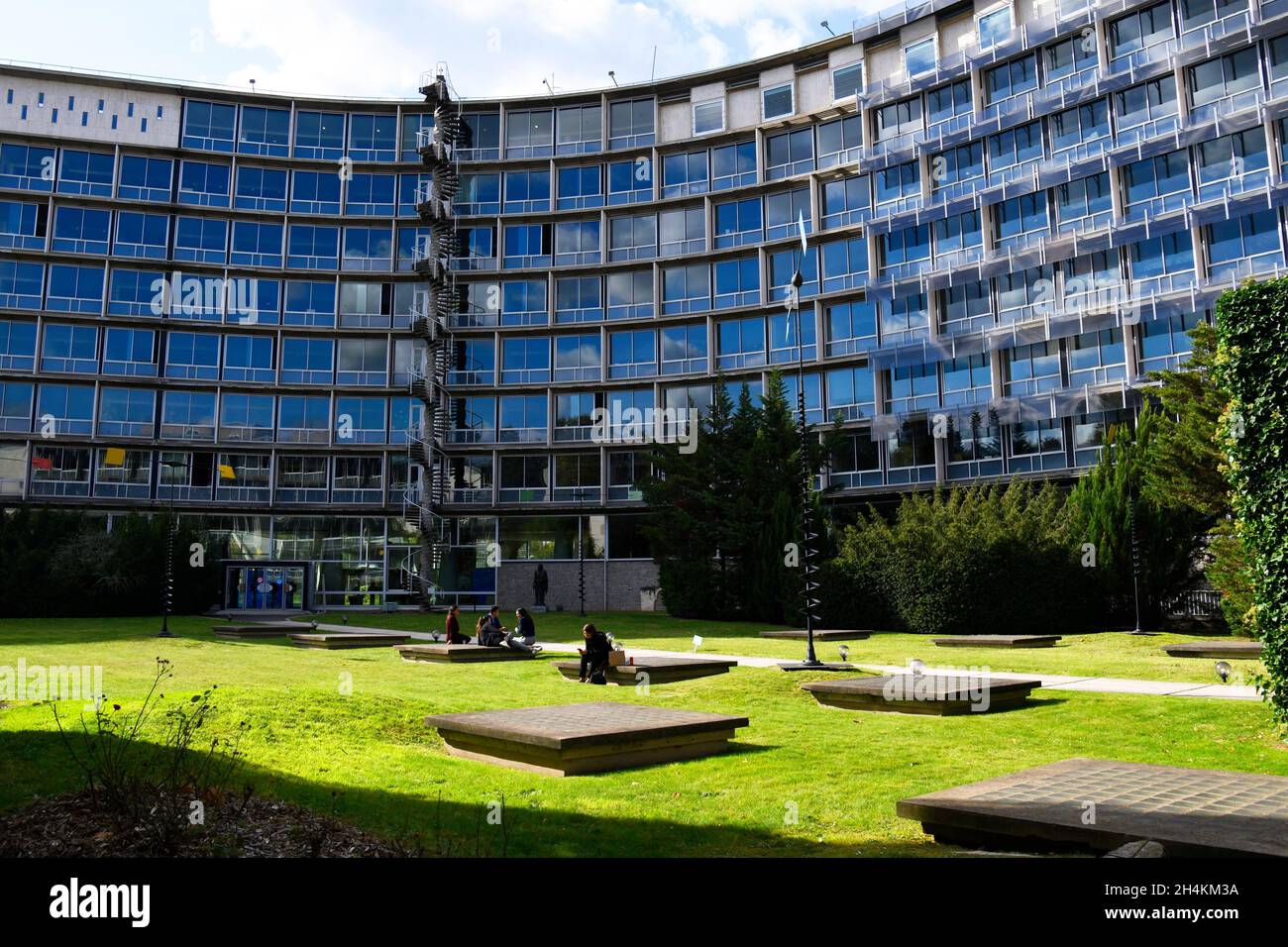 Unesco headquarter in paris hi-res stock photography and images - Alamy