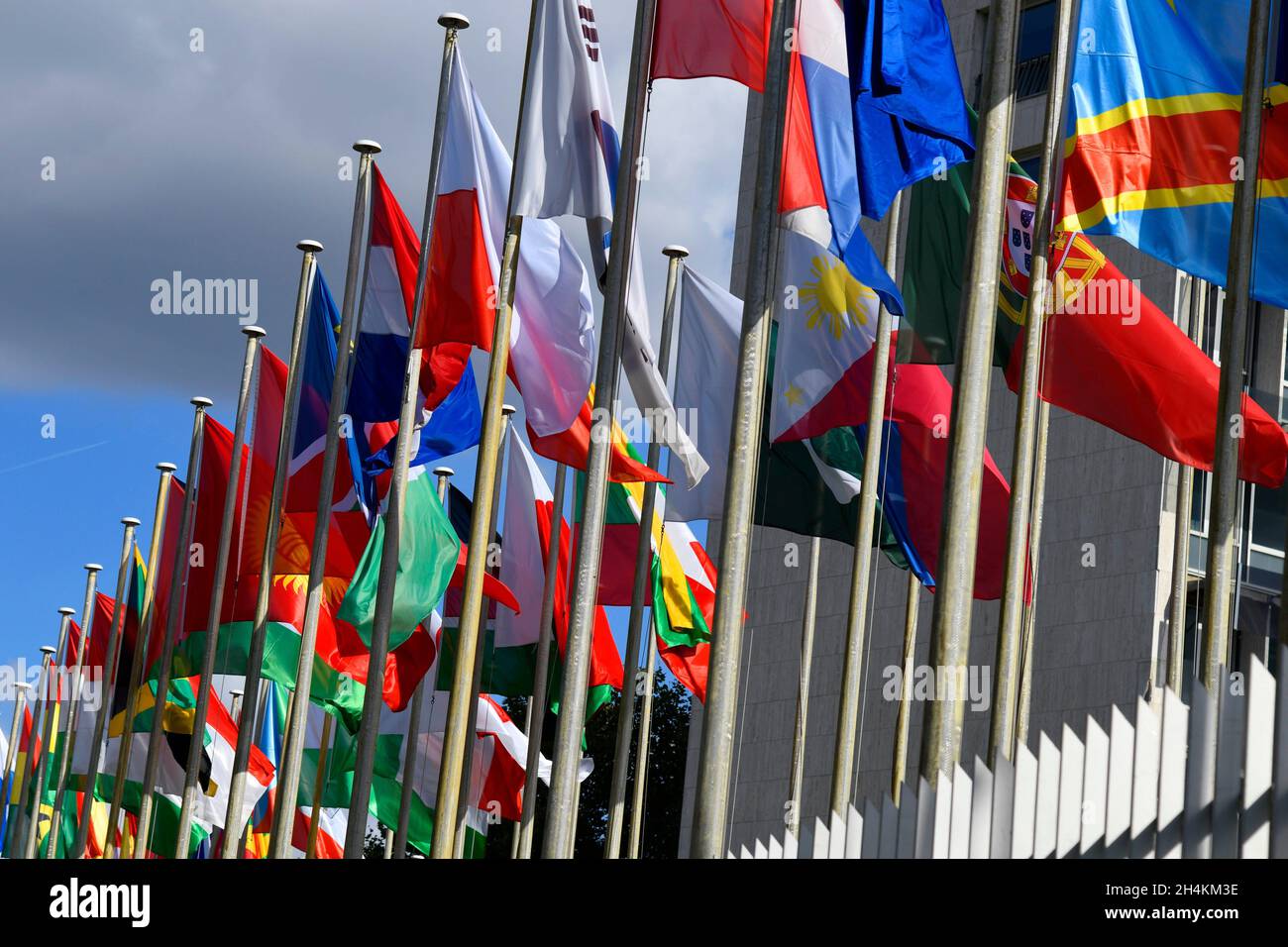 Unesco headquarter paris hi-res stock photography and images - Alamy