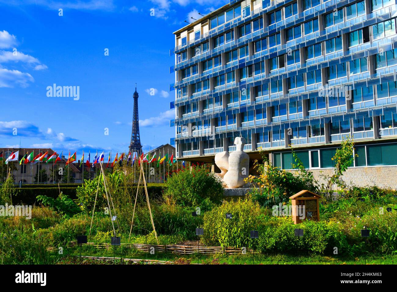 Unesco headquarters in paris hi-res stock photography and images - Alamy