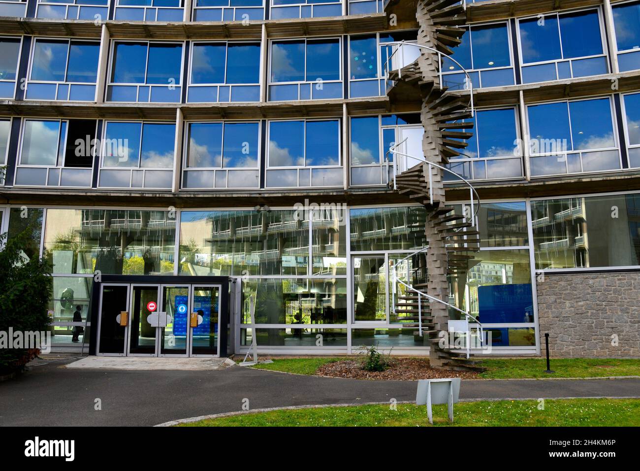 United nations headquarters paris hi-res stock photography and images ...