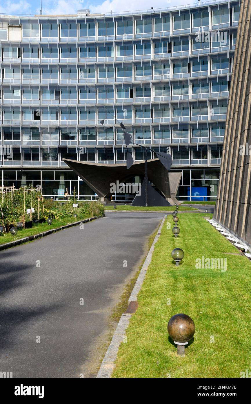 Unesco headquarter in paris hi-res stock photography and images - Alamy