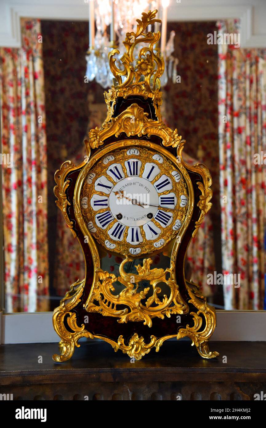 Clock interior not station hi-res stock photography and images - Alamy