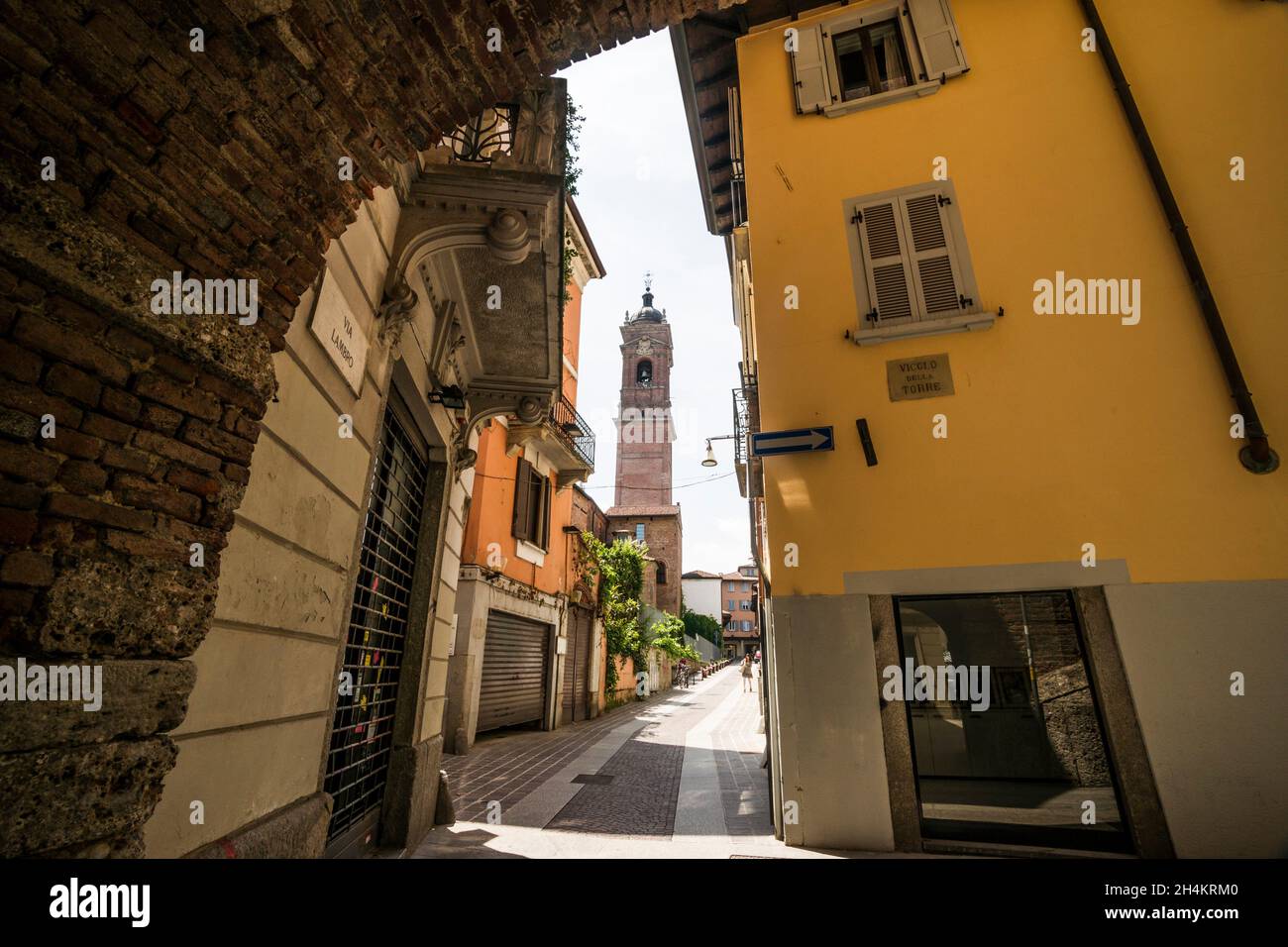 Via Lambro, architecture, view through arch of Theodelinda Tower (Torre ...