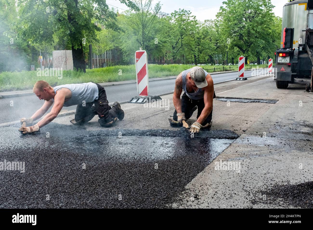 Tar work hi-res stock photography and images - Alamy
