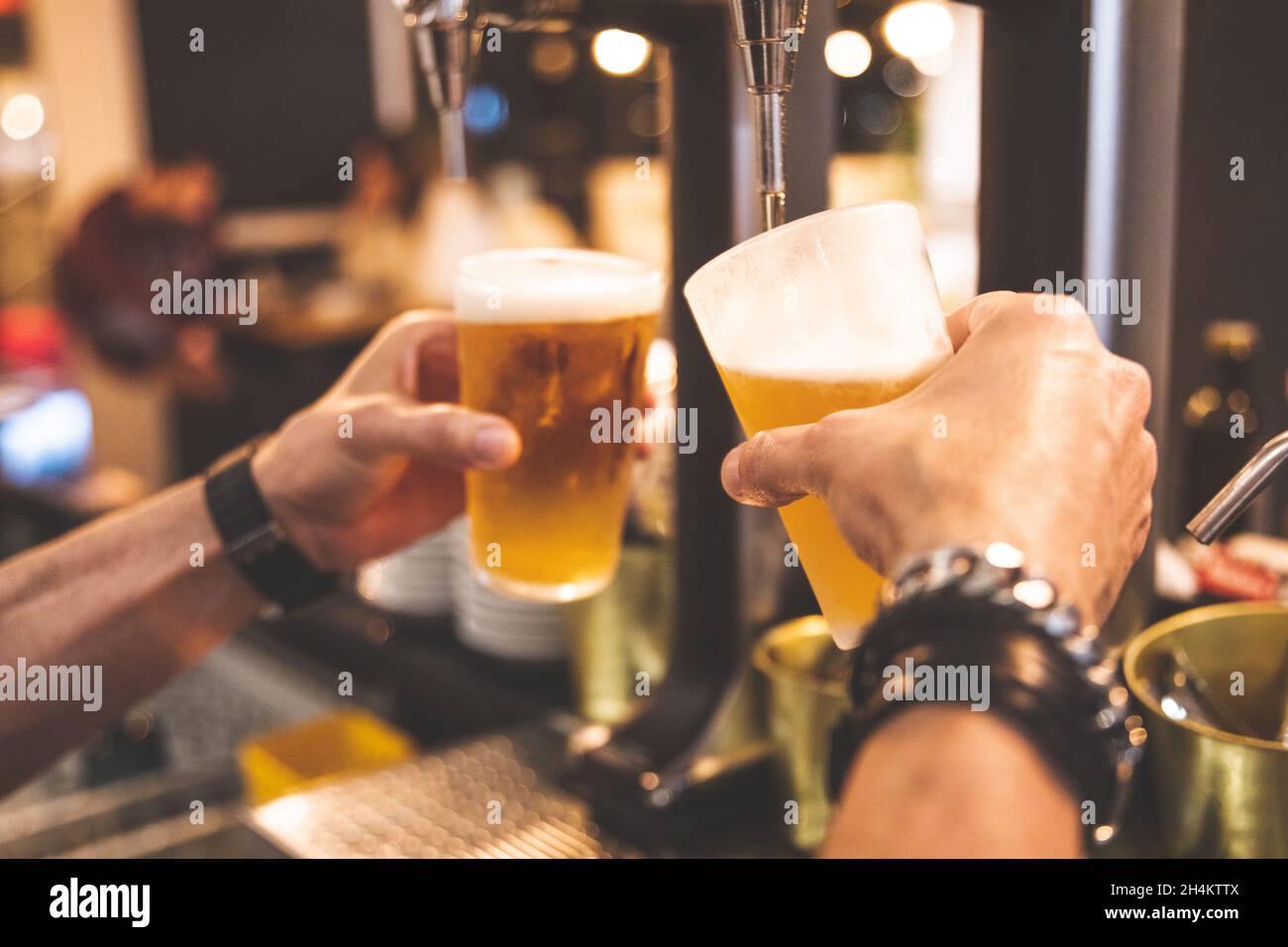Glass barrel beverage dispenser hi-res stock photography and images - Alamy