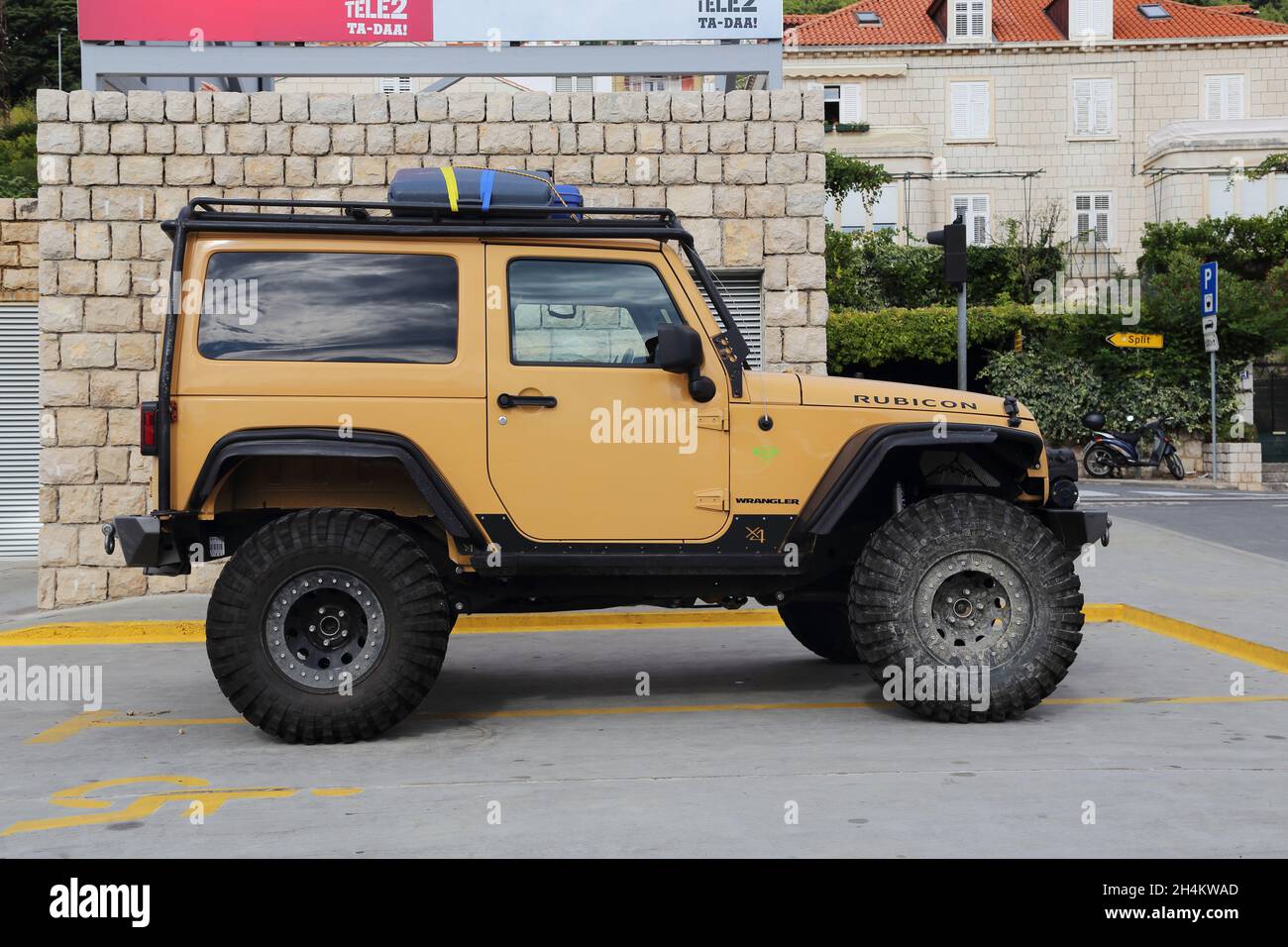 American 4x4 hi-res stock photography and images - Alamy
