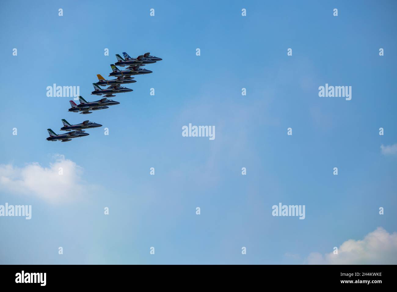 Italian flag flying high hi-res stock photography and images - Alamy
