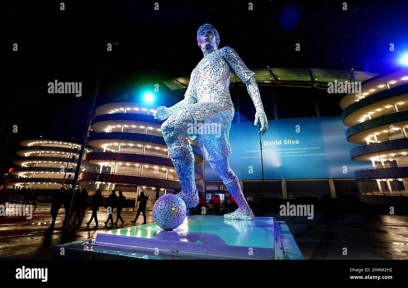 David silva statue hi-res stock photography and images - Alamy
