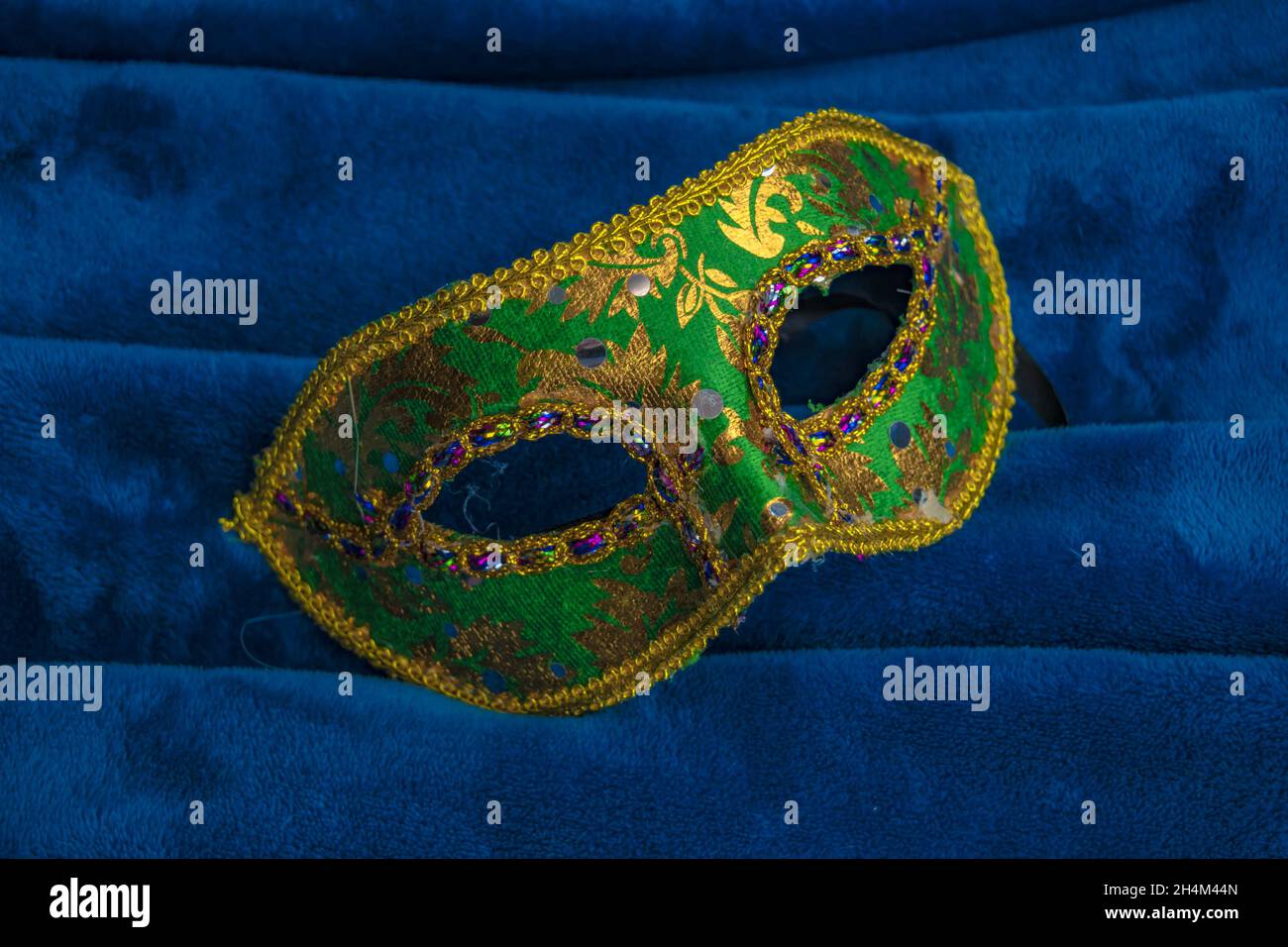 Masquerade ball mask hi-res stock photography and images - Alamy