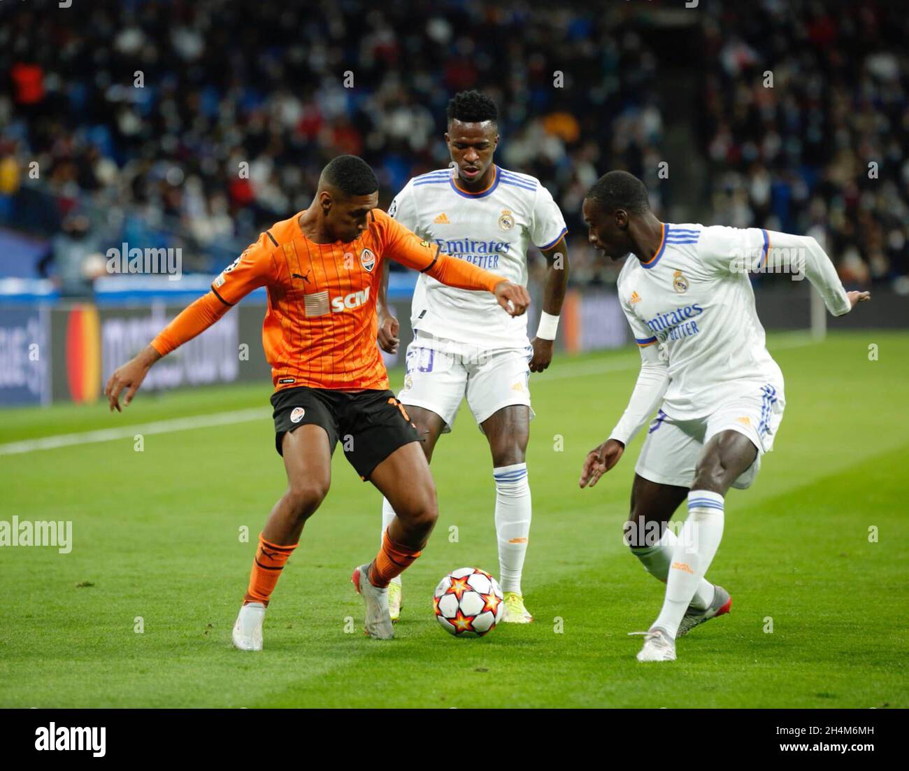 Madrid, Spain. 3rd Nov, 2021. Payer from FK Shajtar Donetsk, warming-up ...