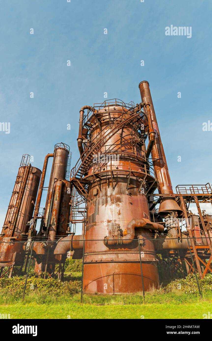 Towers at the old, rusted gasification plant at Gas Works Park in ...