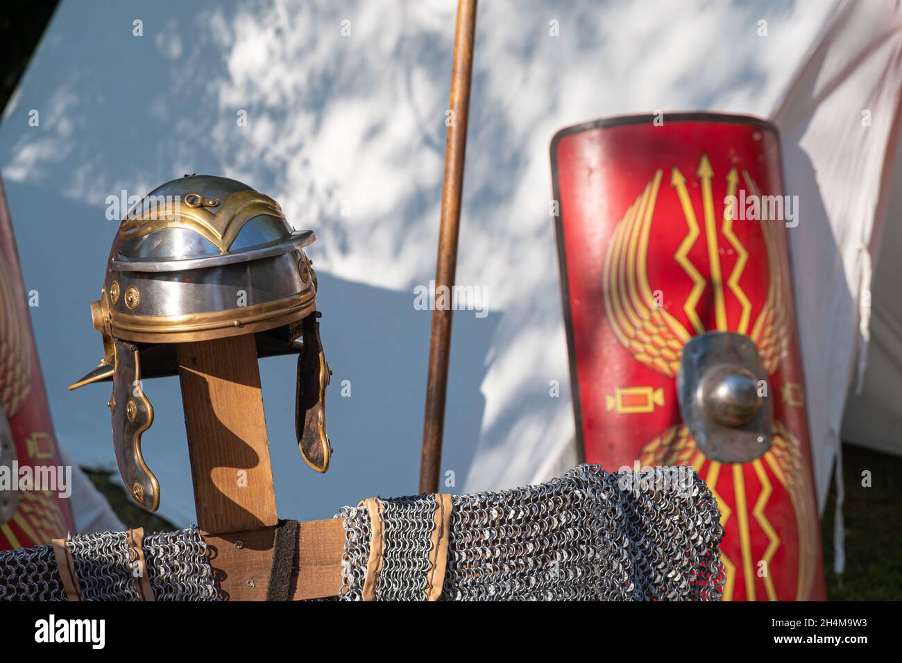 Armor of roman soldier hi-res stock photography and images - Alamy