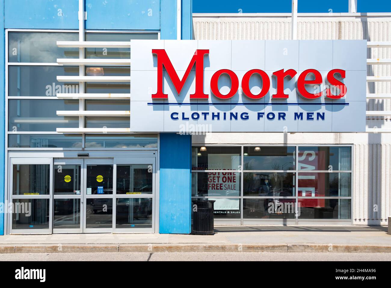 Entrance men hi-res stock photography and images - Alamy