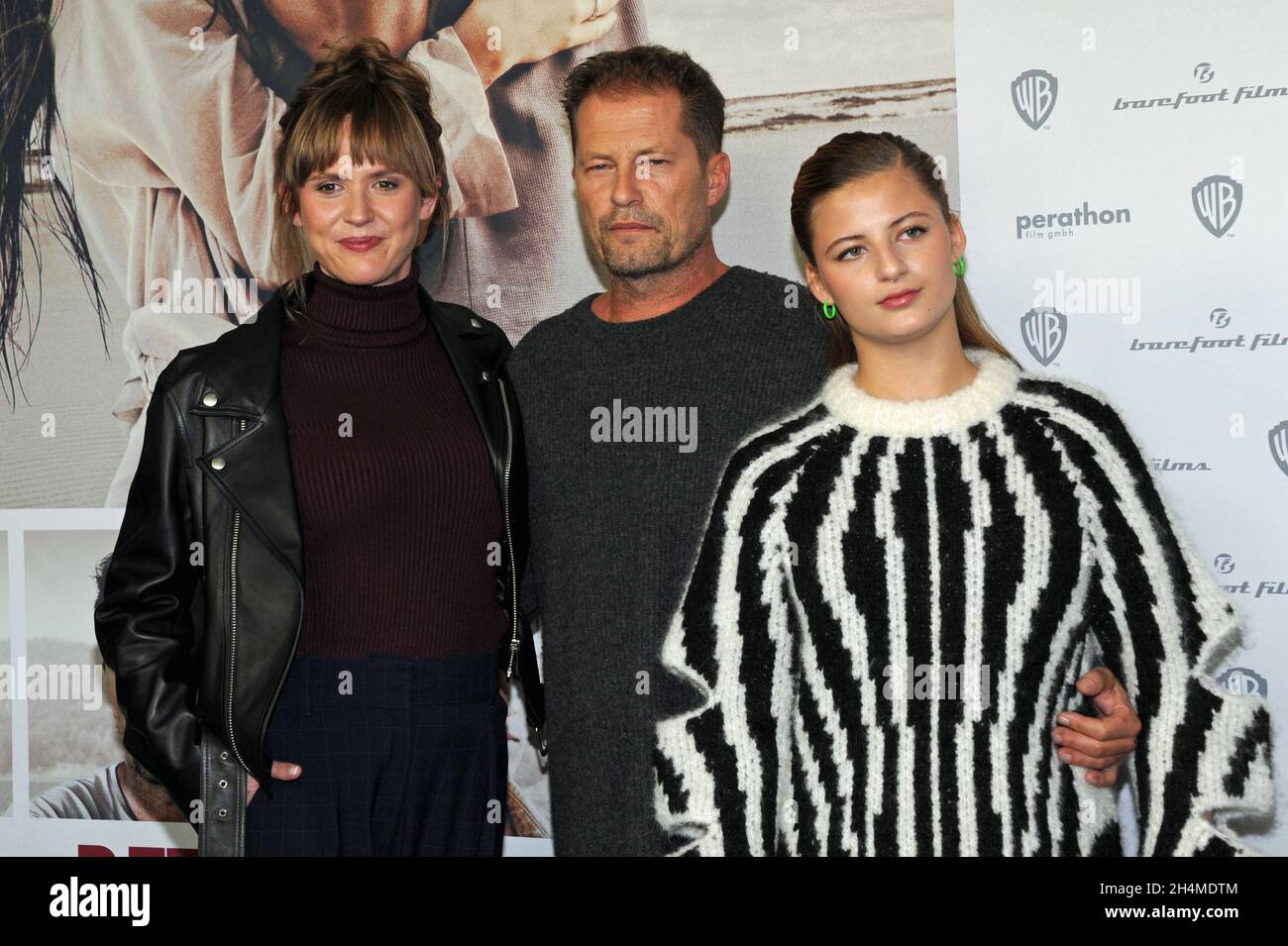 Munich, Germany. 03rd Nov, 2021. Actors Emily Cox (l-r), Til Schweiger ...
