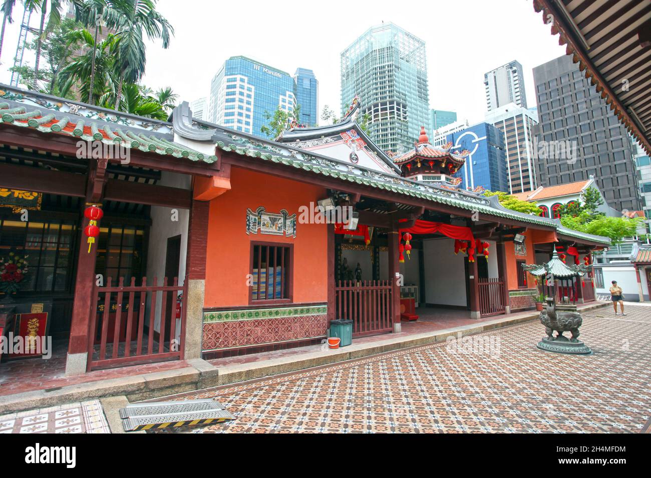 Thian Hock Keng Chinese temple on Telok Ayer Street in Chinatown ...