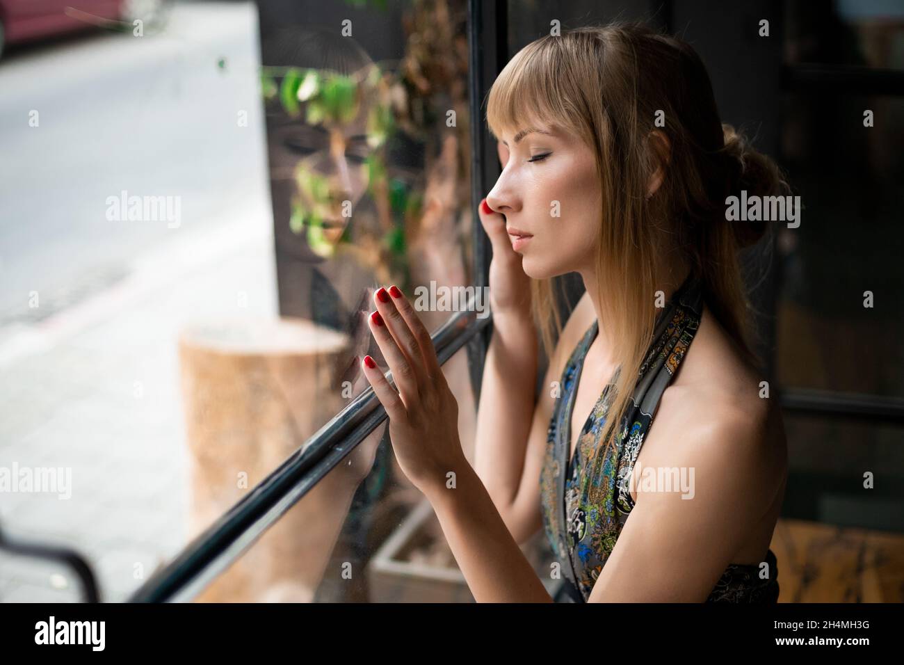 Longingly hi-res stock photography and images - Alamy