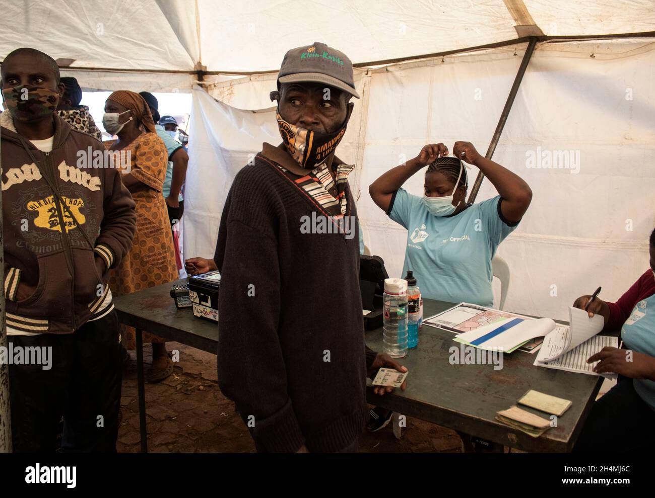 1994 south africa election hi-res stock photography and images - Alamy