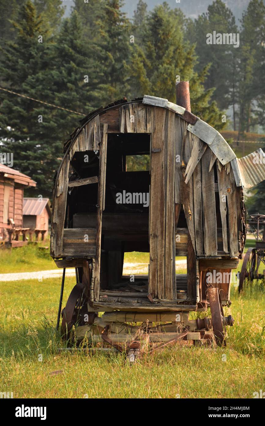 Broken down farm wagon hi-res stock photography and images - Alamy