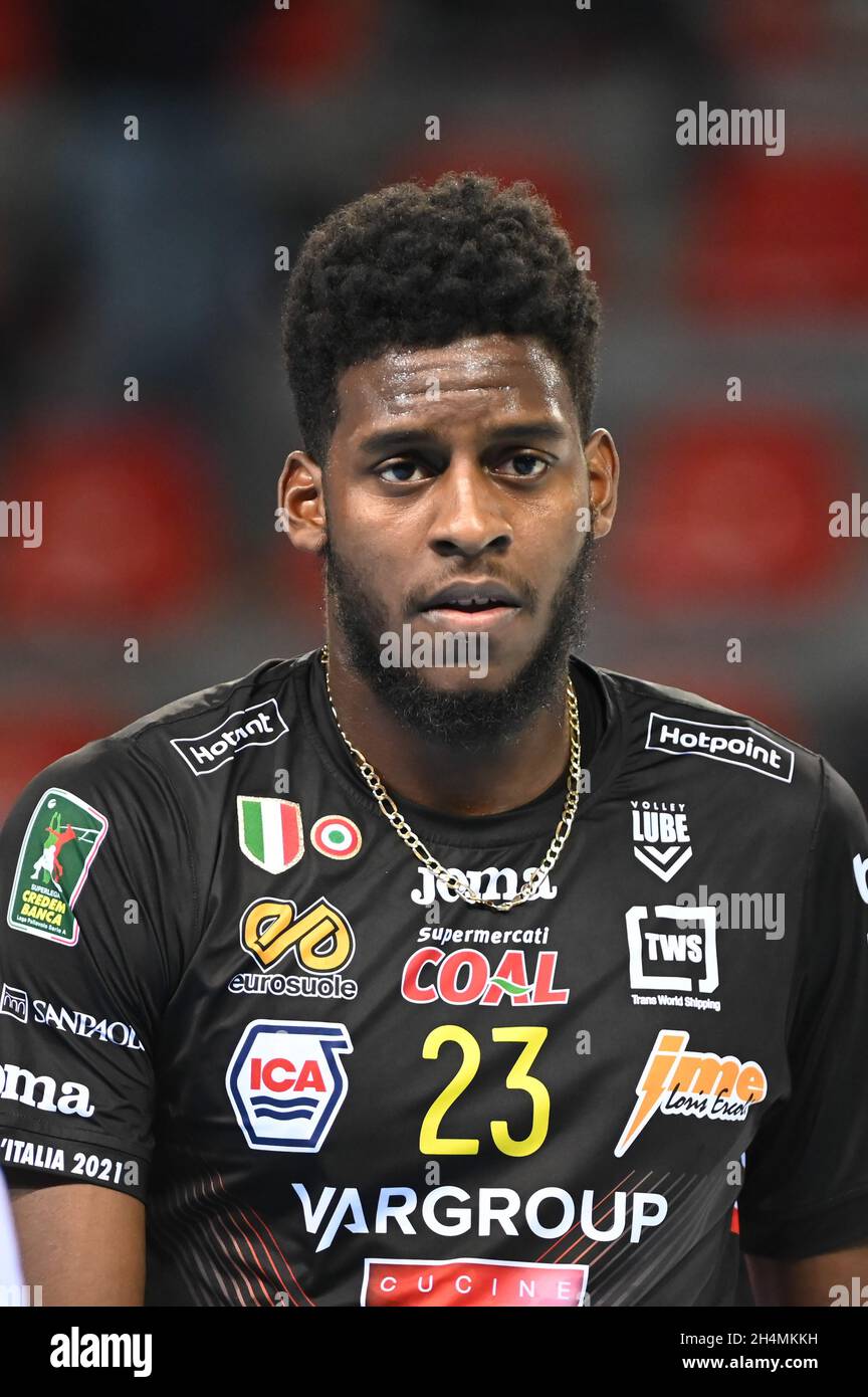 Marlon yant volleyball hi-res stock photography and images - Alamy