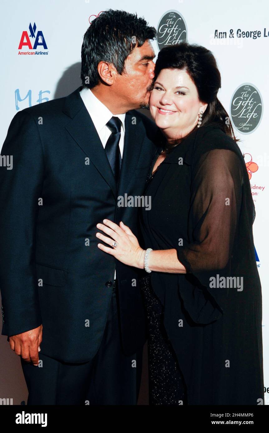 George lopez and wife hi-res stock photography and images - Alamy