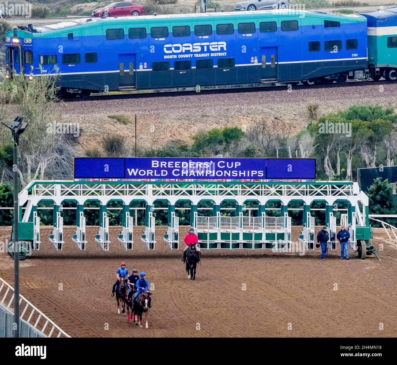 Del Mar, CA, USA. 1st Nov, 2021. November 1, 2021: European horses get ...