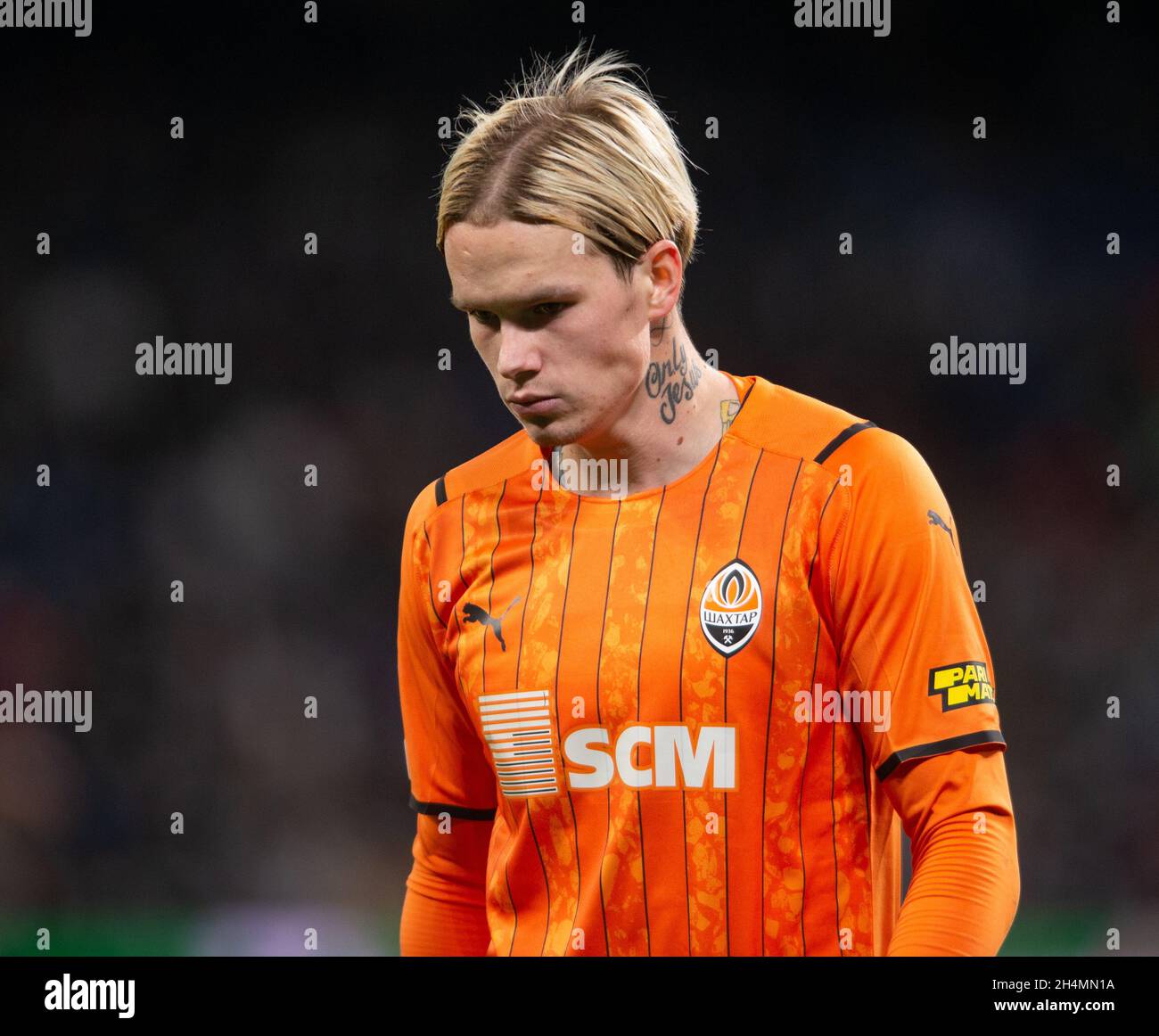 Real madrid takes corner hi-res stock photography and images - Alamy