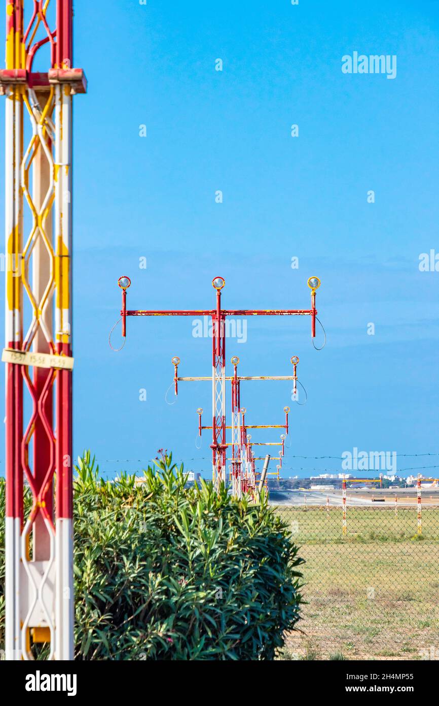 Runway marker lights hi-res stock photography and images - Alamy
