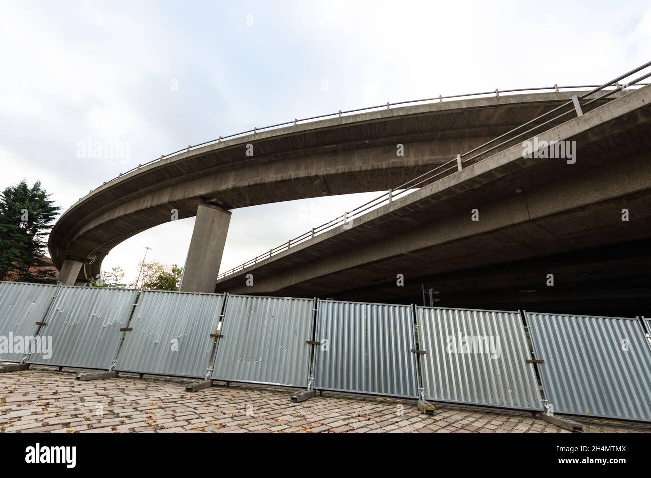 Cop26 security fencing clydeside expressway hi-res stock photography ...