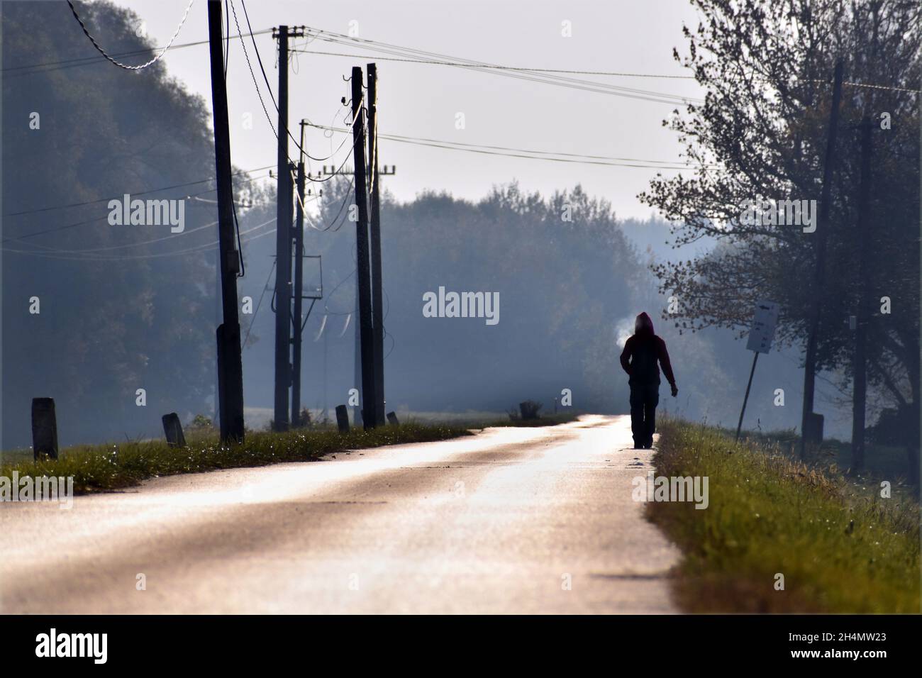 Smoking while walking hi-res stock photography and images - Alamy