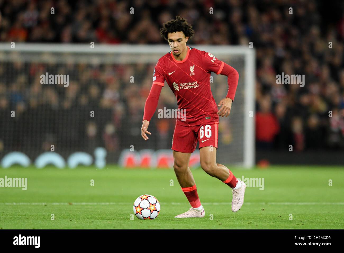 Trent Alexander-Arnold #66 of Liverpool with the ball Stock Photo - Alamy