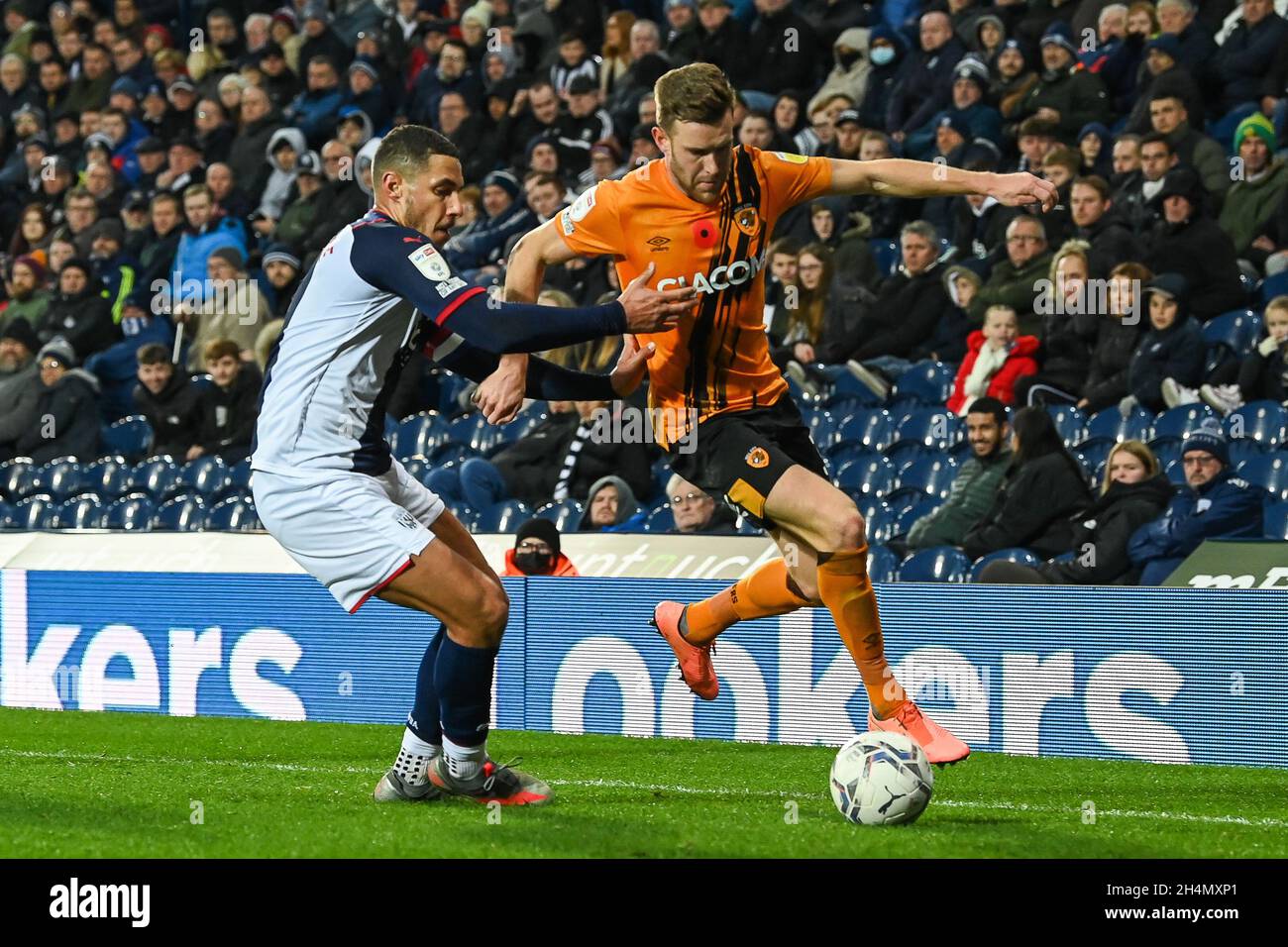 Callum Elder #3 of Hull City breaks down the wing Stock Photo - Alamy