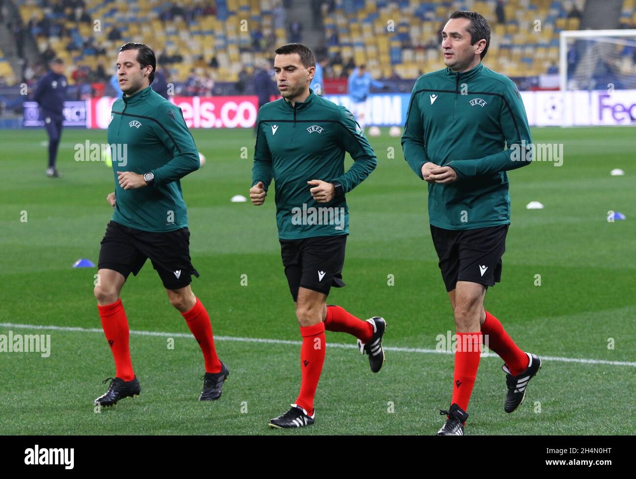 Warm up referee hi-res stock photography and images - Alamy