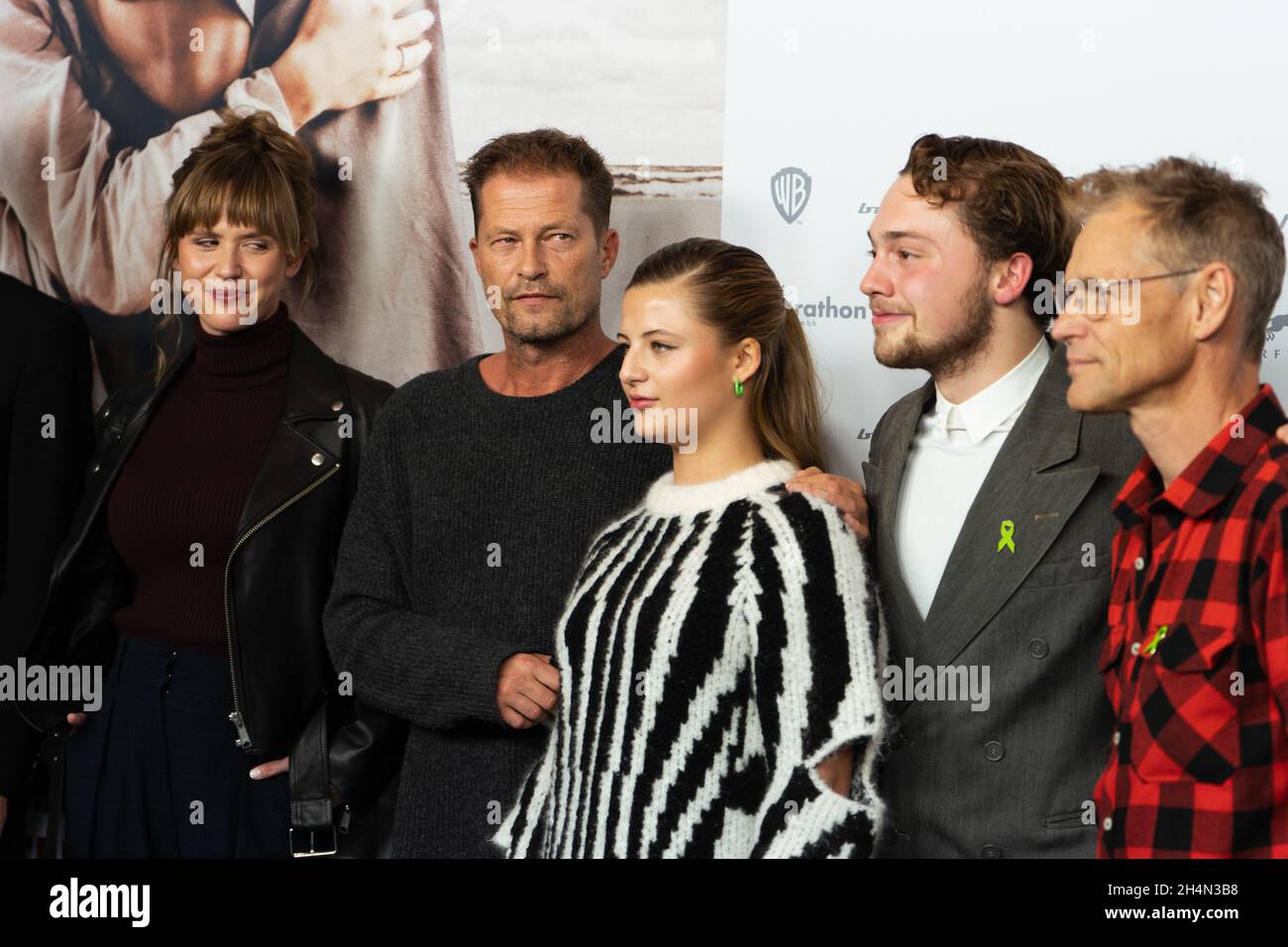 Auf dem Roten Teppich Emily Cox, Til Schweiger, Emma Schweiger, Anselm ...