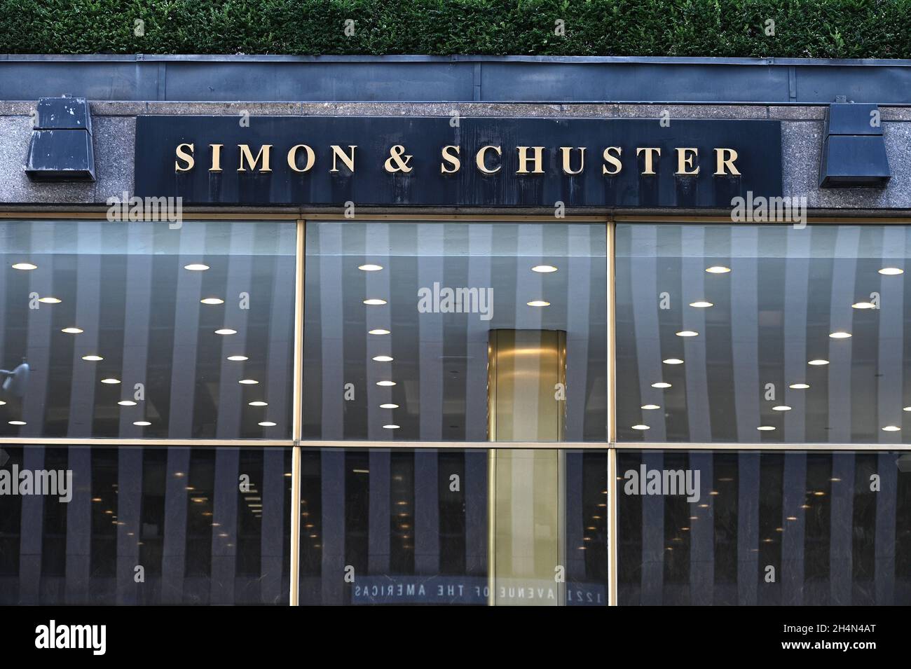 Simon schuster exterior hi-res stock photography and images - Alamy