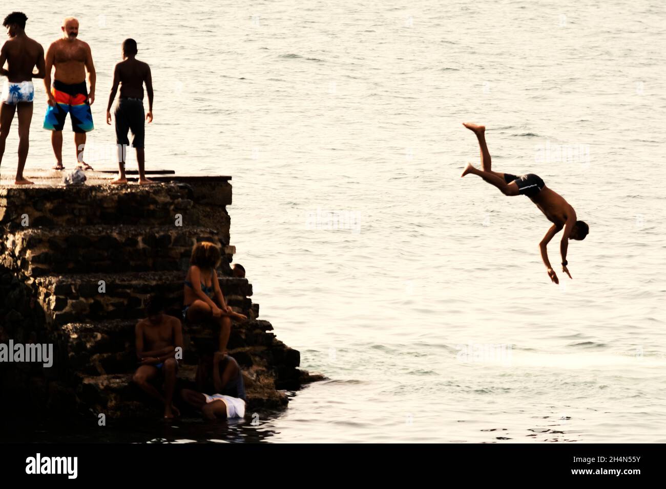 18 jump hi-res stock photography and images - Alamy