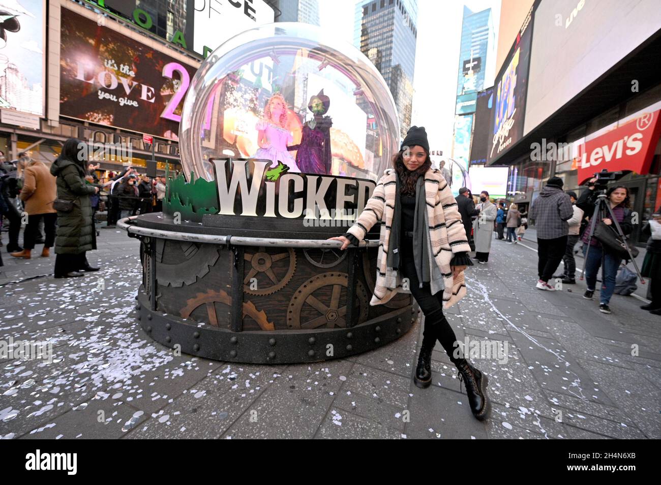 New York, USA. 03rd Nov, 2021. Wicked's Mili Diaz poses with the ...