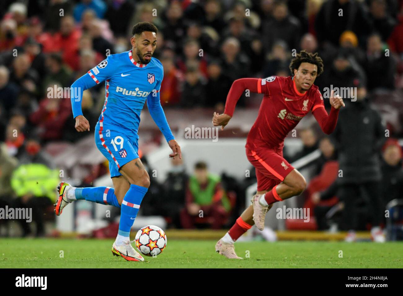 Matheus Cunha #19 of Atletico Madrid runs forward with the ball Stock ...