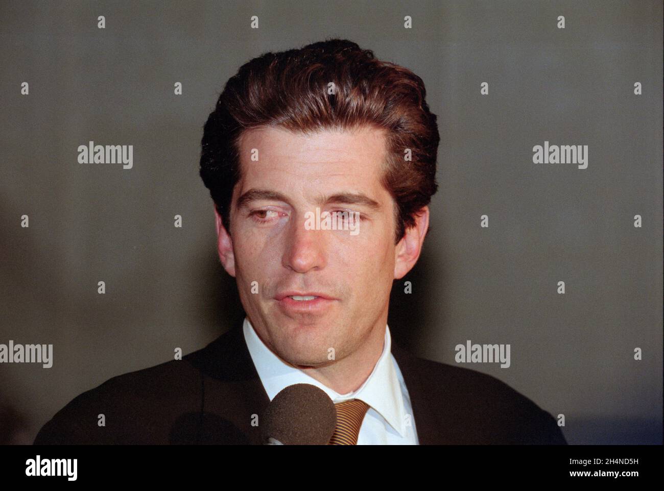 President jfk with reporters hi-res stock photography and images - Alamy