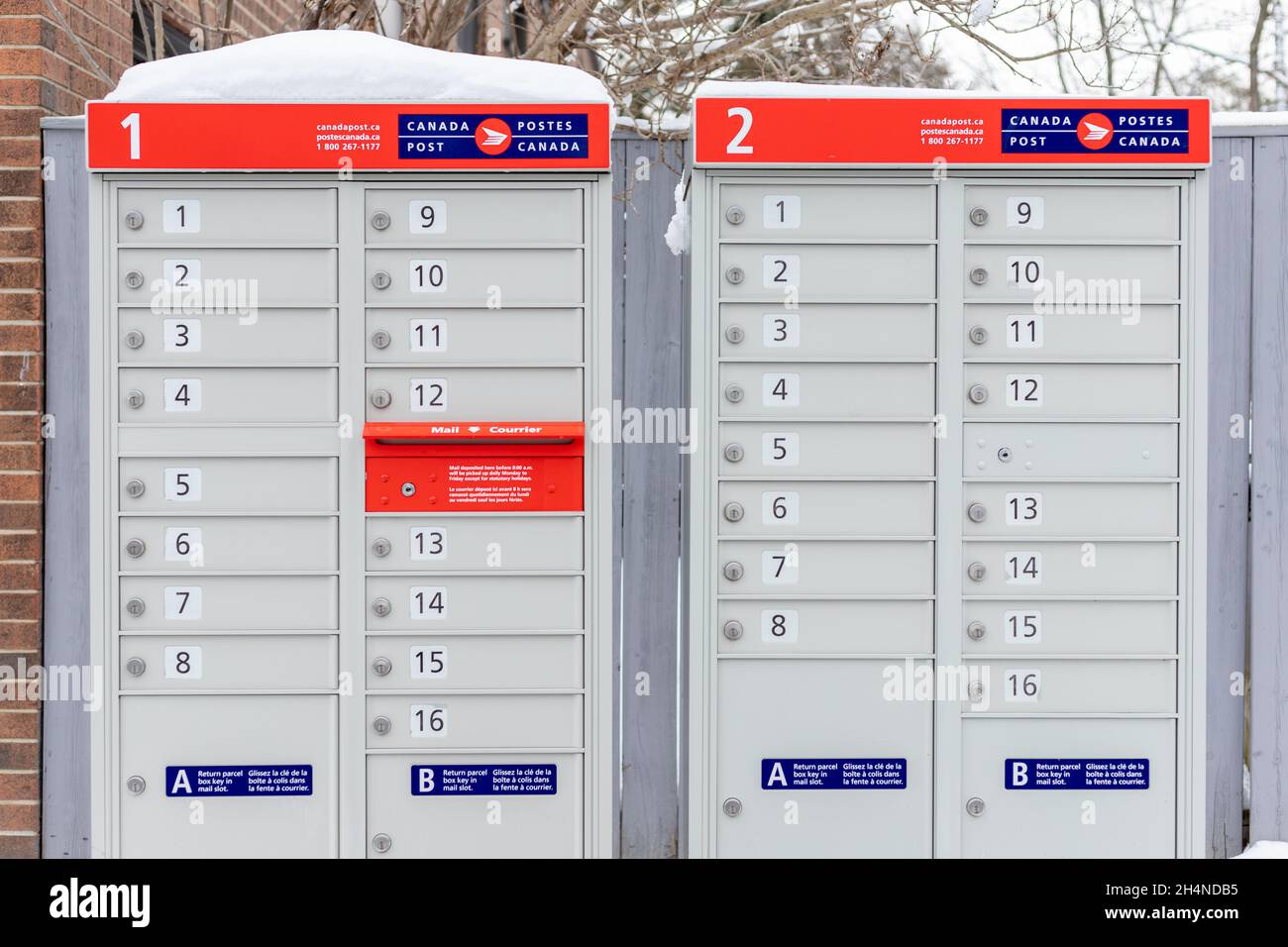 Canada post parcel locker hi-res stock photography and images - Alamy