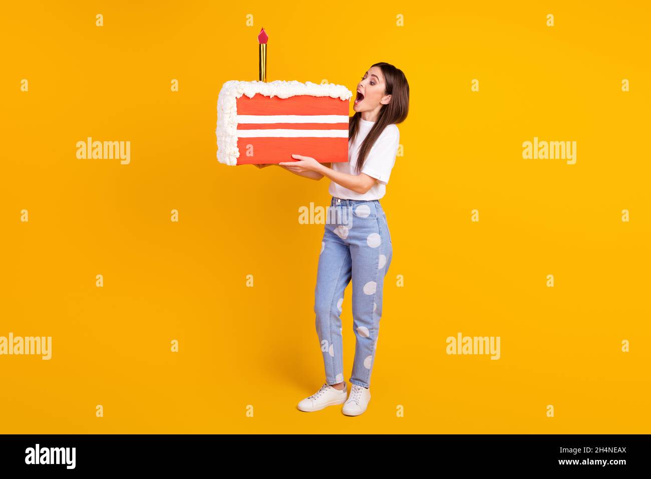 Birthday cake bite hi-res stock photography and images - Alamy