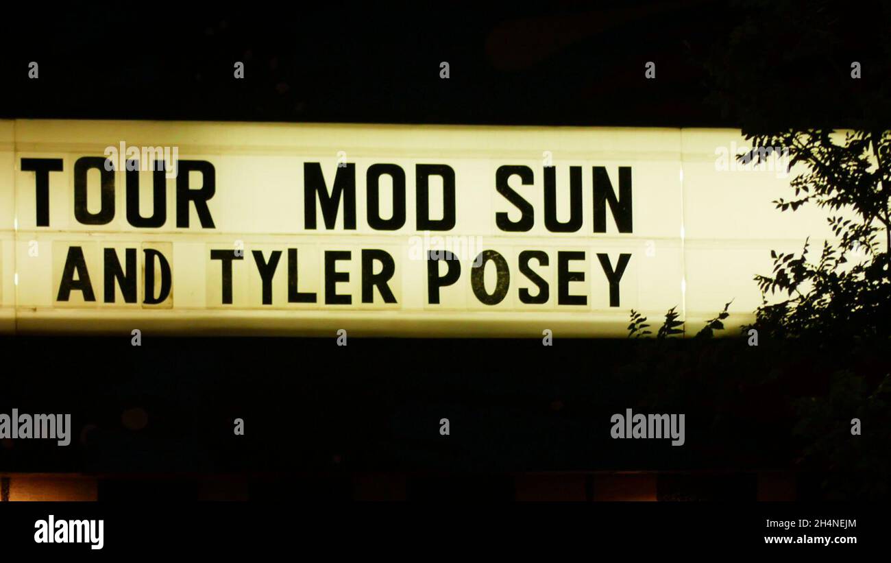 Machine gun kelly and mod sun hi-res stock photography and images - Alamy