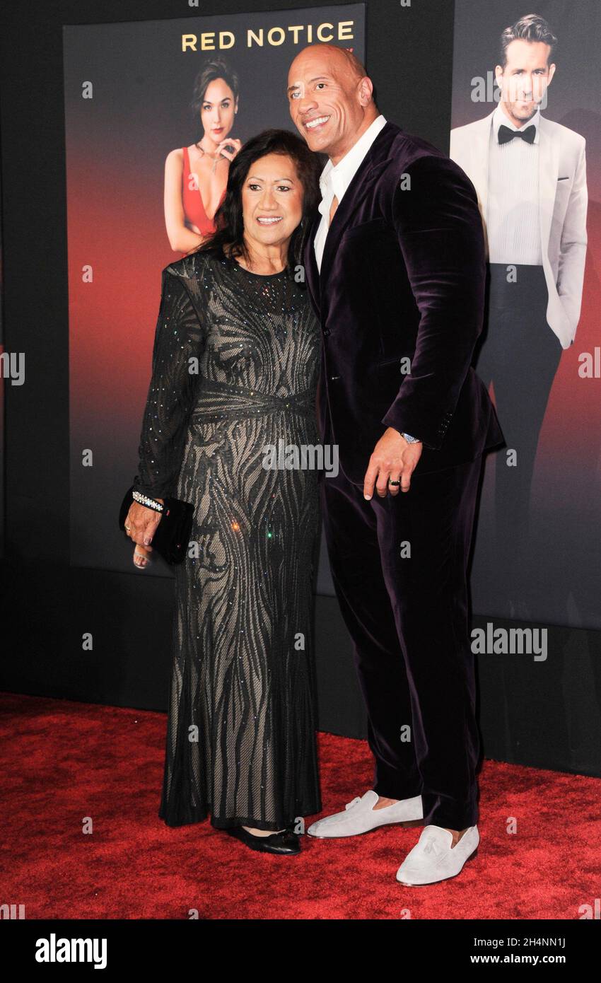 Los Angeles, CA. 3rd Nov, 2021. Dwayne Johnson, Ata Johnson at arrivals ...