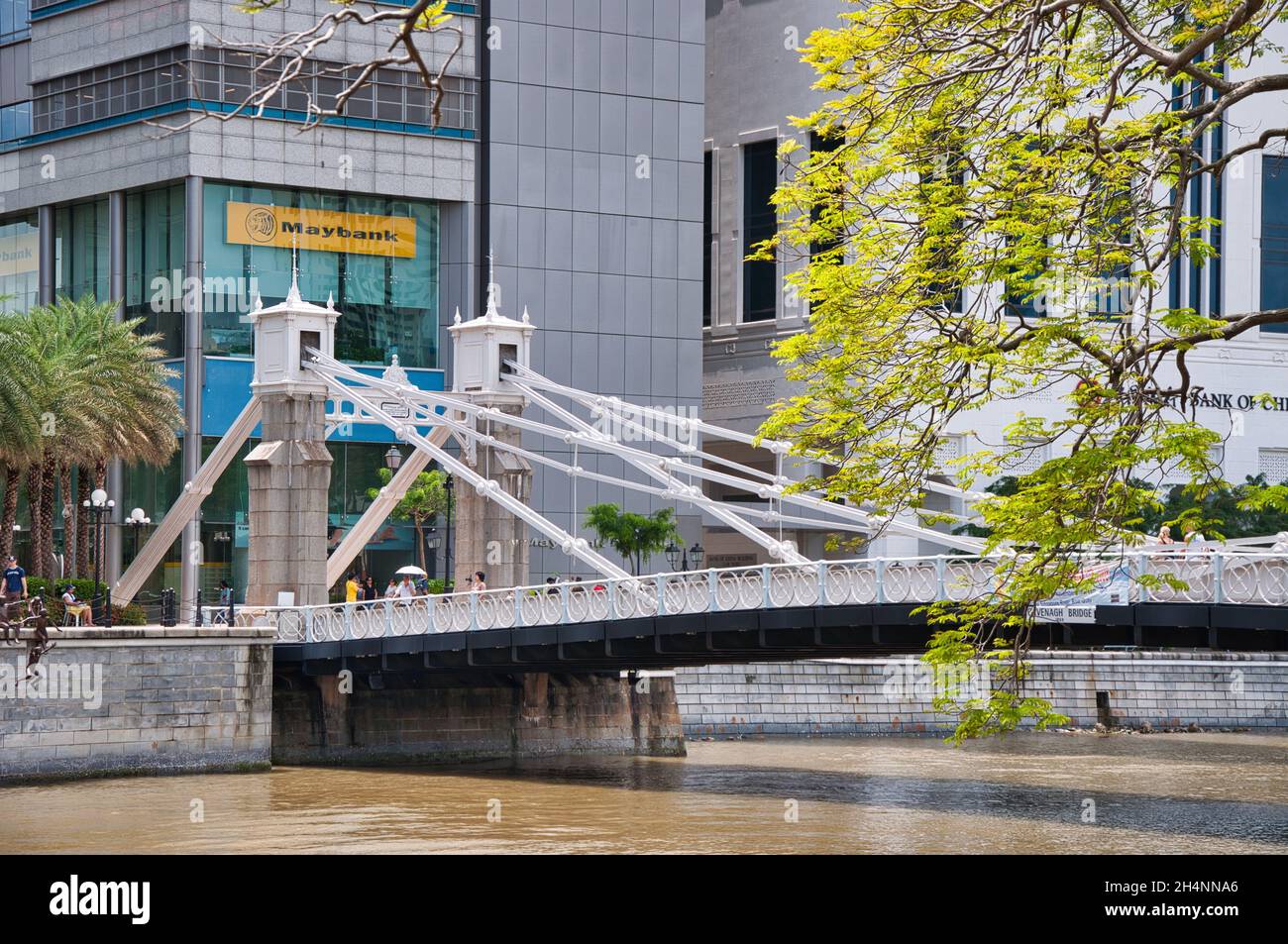 Cavenagh bridge along the Singapore river Stock Photo - Alamy